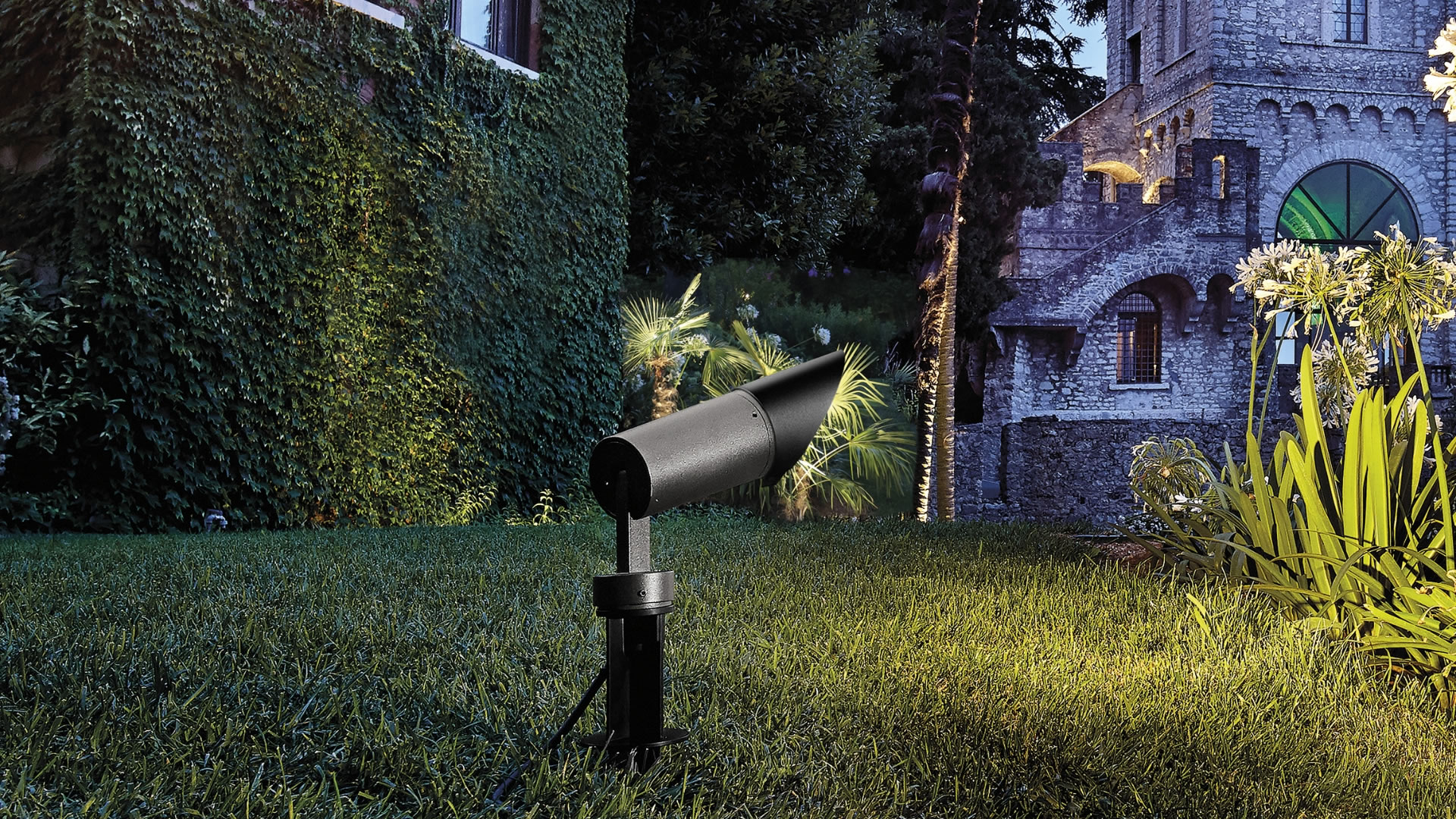 Flower ZOOM Adjustable outdoor LED spotlight with multi-focal optic ...